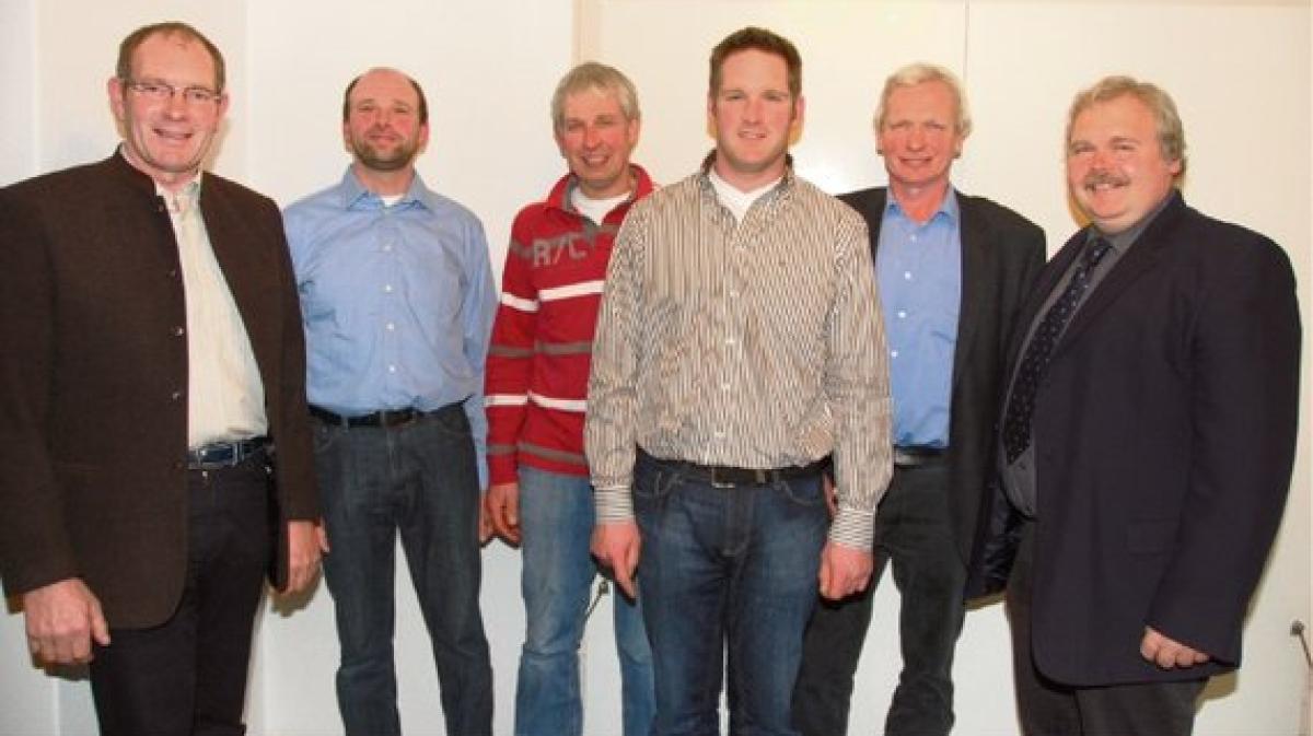 Peter Lüschow bleibt Vorsitzender