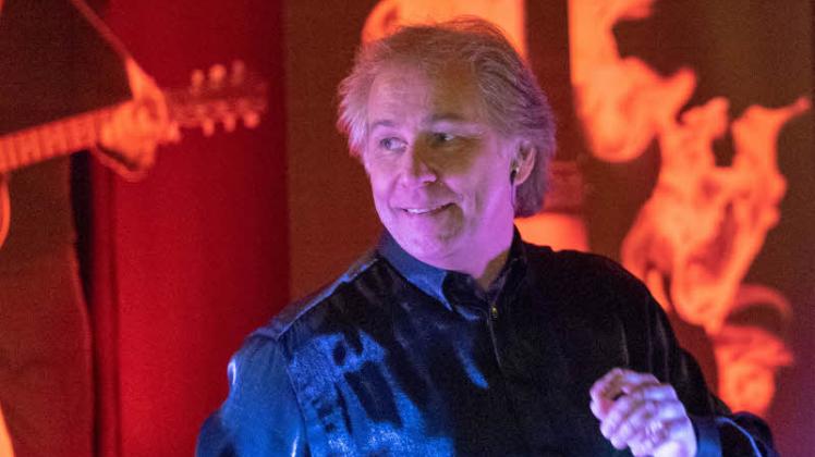 Peter Roland mit 70er-Jahre-Show im Landgasthof | SHZ