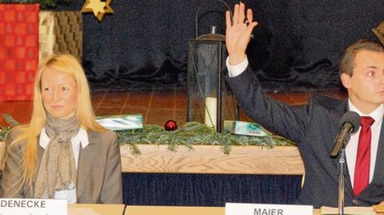 Denecke einstimmig suspendiert | SHZ