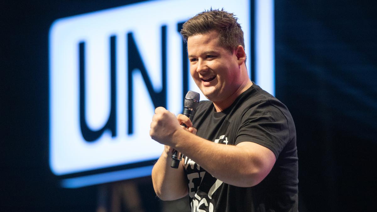 Mit vielen Fotos – So war der Auftritt von Chris Tall in der Flen