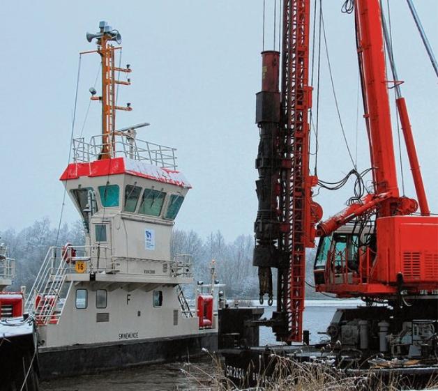 Aus dem Ruder: Schiff rammt Fähre | SHZ