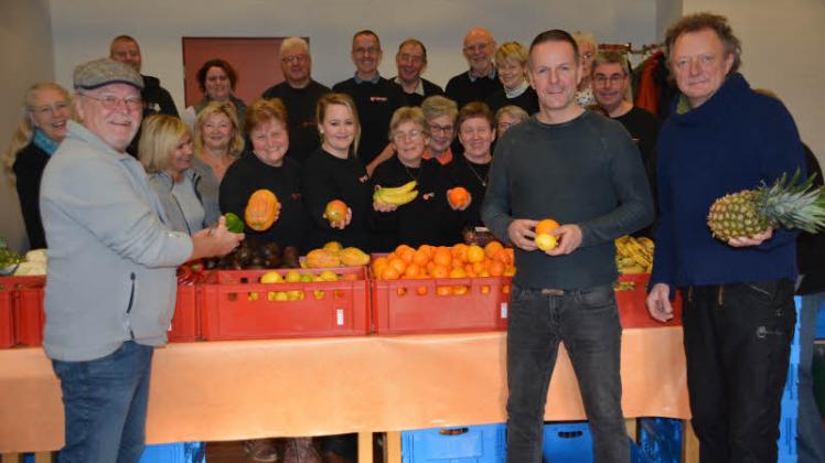 „Santiano“ besuchen ihre Tafel