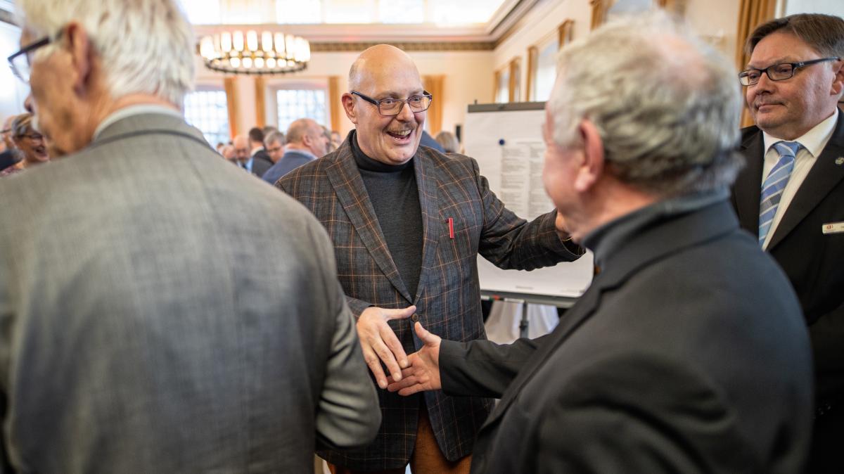Abschiedsfeier für Arthur Christiansen: Schmerzen im Ständesaal