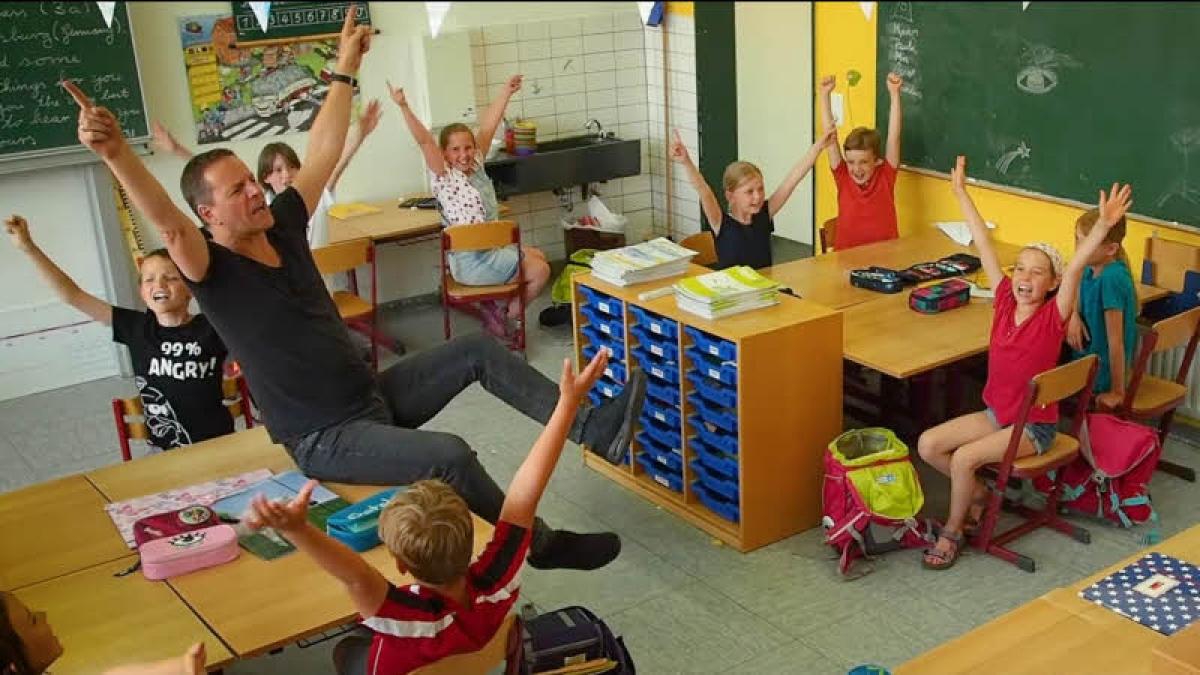 Neuer Schulsong: Santiano-Sänger Axel Stosberg singt mit Glücksbu