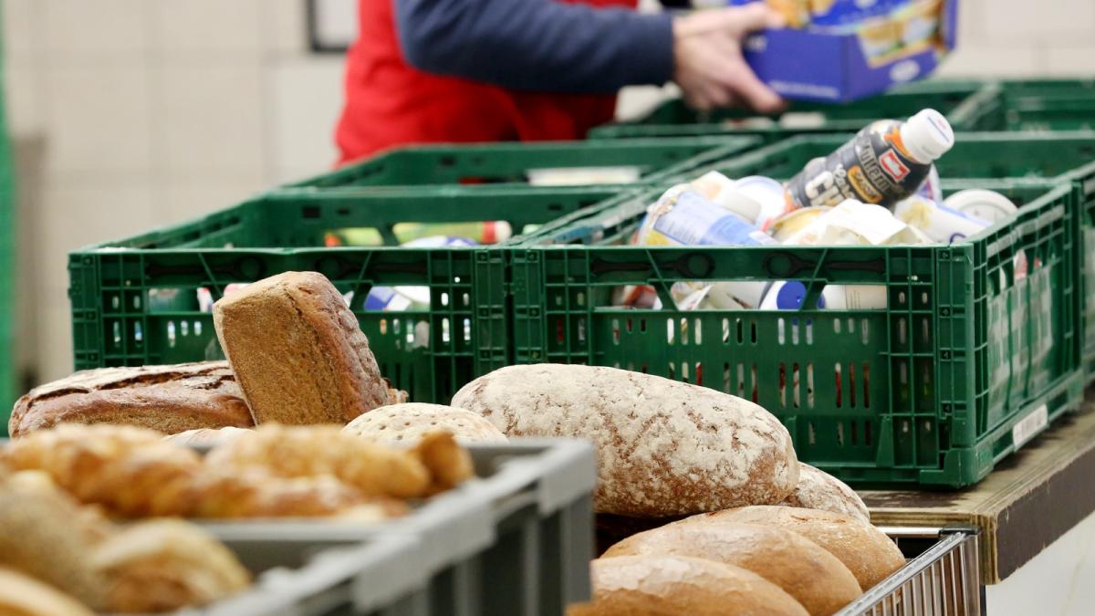 Warum Sabrina Ruge und Trijntje Krönung auf die Tafel angewiesen | SHZ