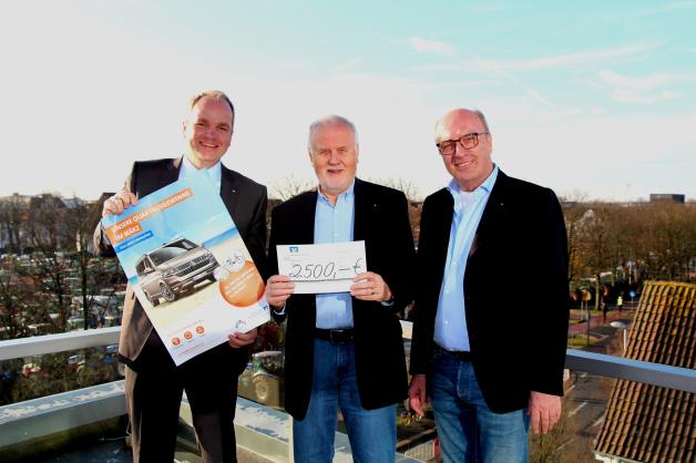 Ein neuer Vertrag und drei Spenden für den guten Zweck