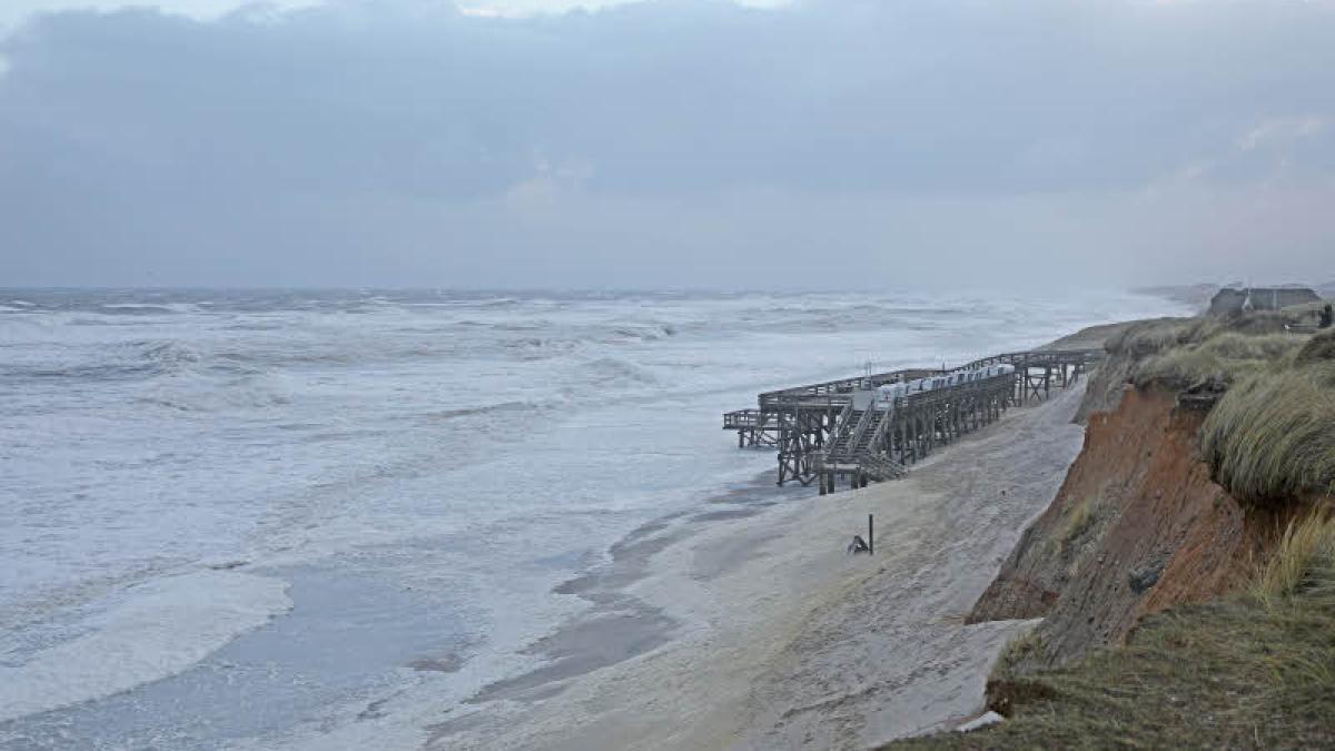 Sylter Strand steht unter Wasser | SHZ