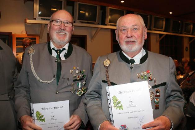 Manfred Scheef bleibt Schützenchef