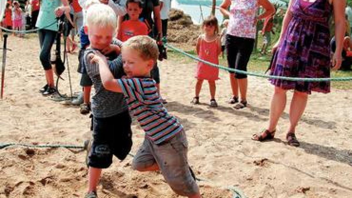 Umschubsen und silberne Kugeln rauben