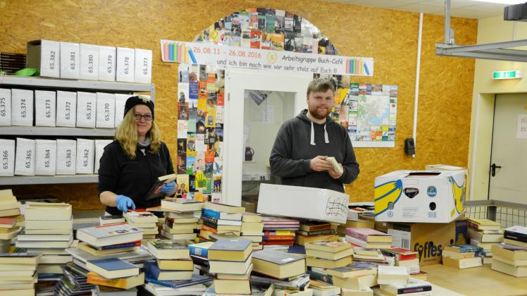 Das Buchcafé der Schleswiger Werkstätten baut auf Spenden