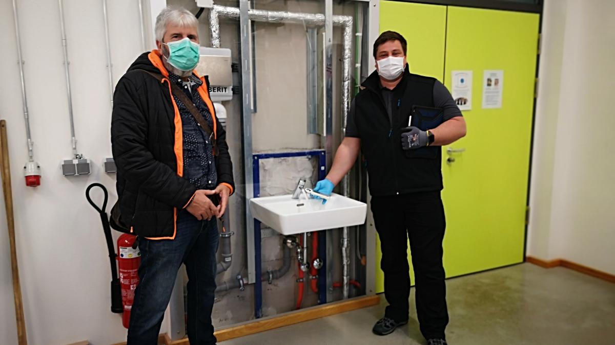 Damit das Wassernetz keimfrei bleibt: Leitungen in öffentlichen G