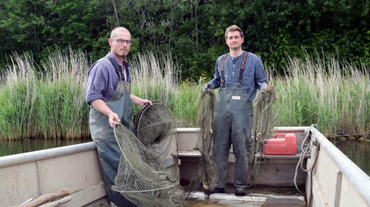Unbekannte zerstören Reusen: Kanalfischer Thomas Philipson klagt