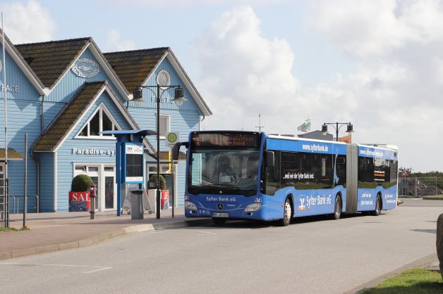Sylt erkunden mit dem Bus anstatt per Auto? Aber sicher: So desin