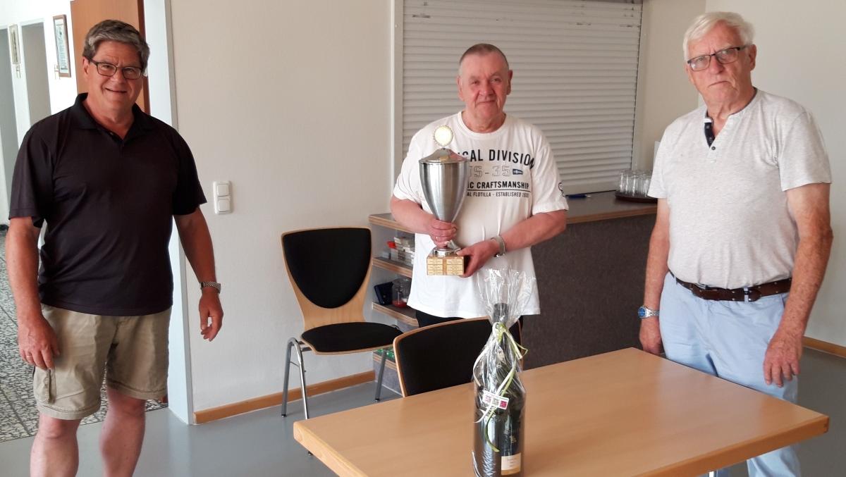 Hans-Jürgen Straßburg aus Wedel ist neuer Holmer Skatmeister