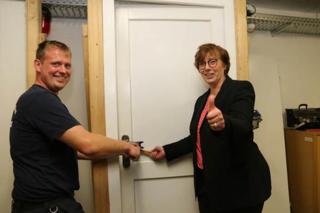 Wie Sabine Sütterlin-Waack im Gefahrenabwehrzentrum das Tür-Knack