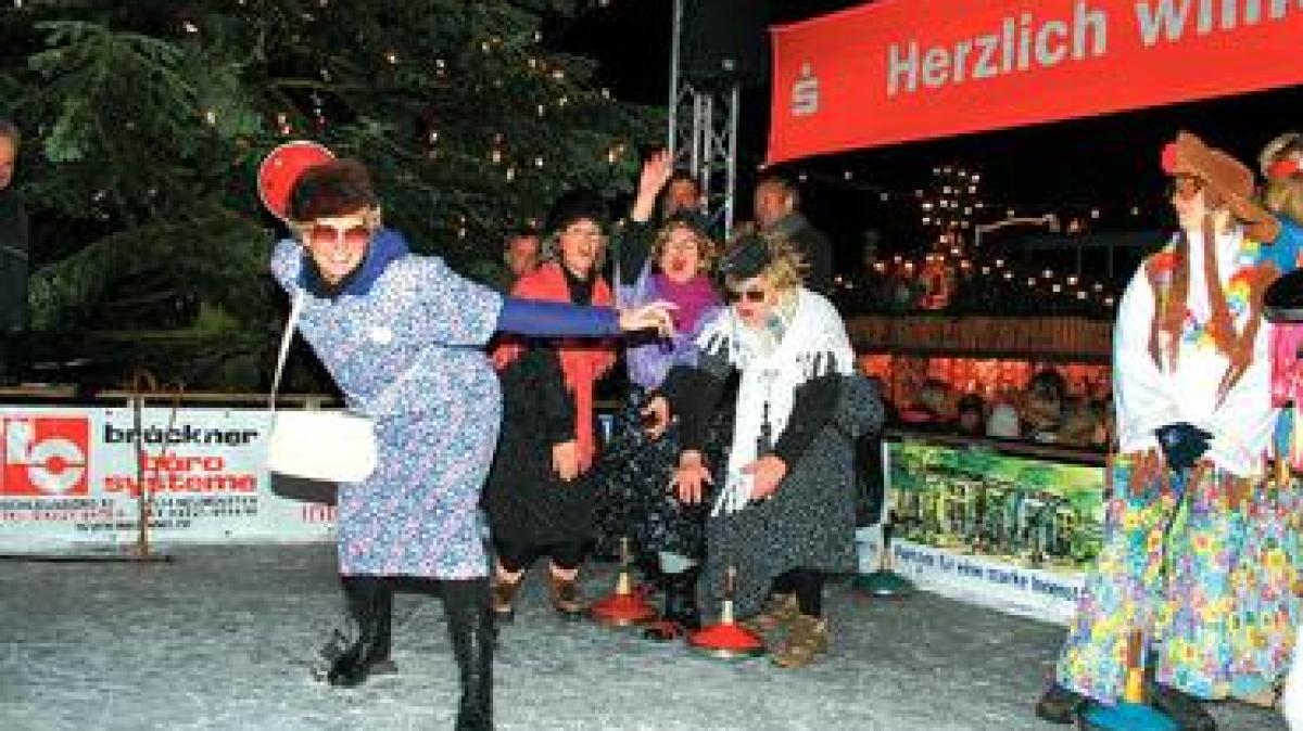 "Alte Damen" hatten Spaß auf dem Eis