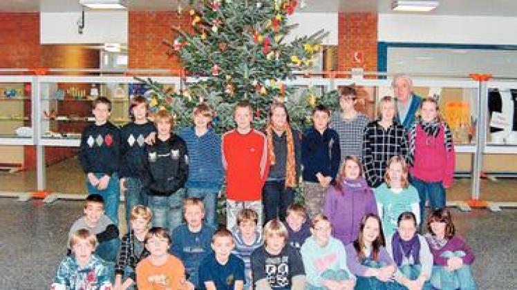 Diese Riesen-Tanne reicht bis zur Decke | SHZ