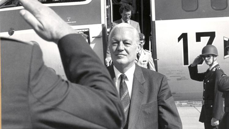 Stoltenberg statt Marseille? Debatte um Namen für Kaserne nimmt w