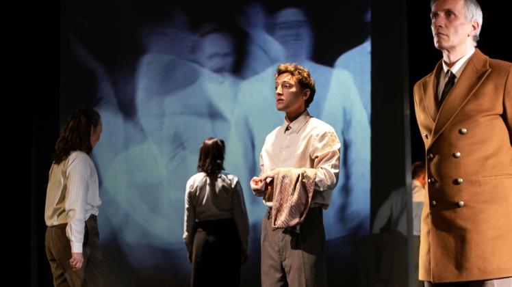 „Die Reise der Verlorenen“ feiert Premiere im Altonaer Theater | SHZ