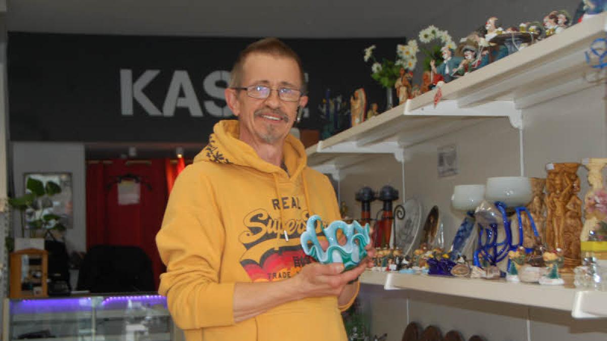 Martin Thiel hat die „Flohmarkt-Halle“ eröffnet