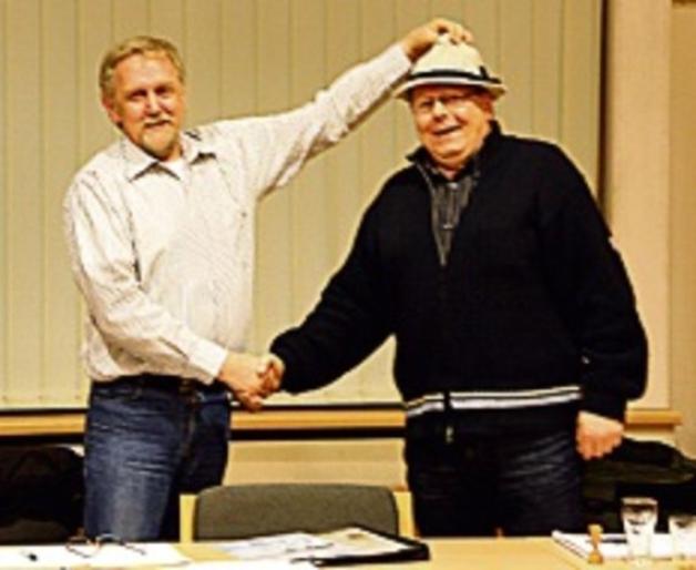 Pagel setzt Petersen den Hut auf