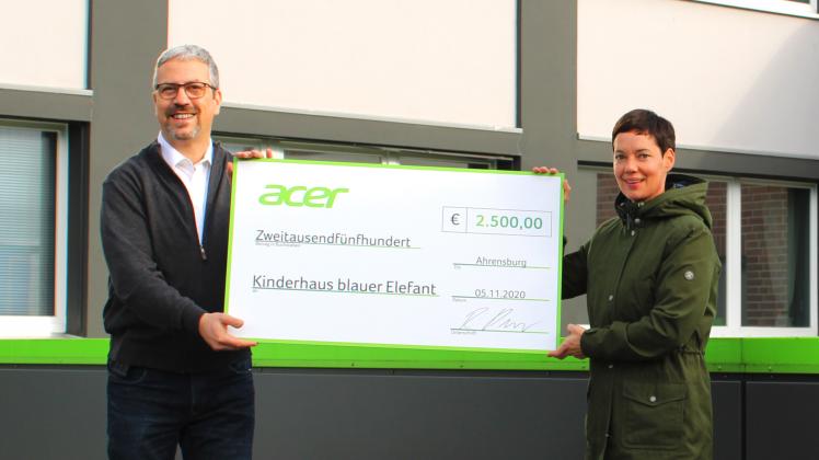 Acer spendet Pfandgeld an Kinderhaus „Blauer Elefant“