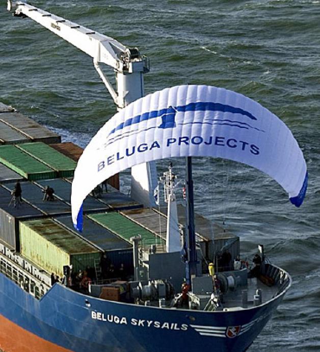 Frachtschiff mit Segel beendet Jungfernfahrt | SHZ