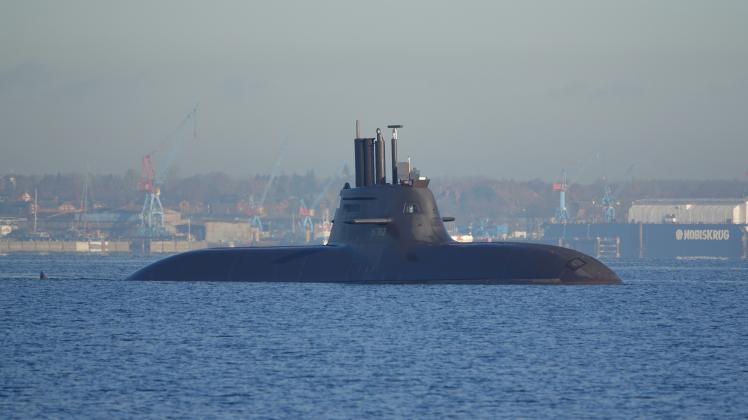 „U32“ von der Deutschen Marine auf Werftabnahmefahrt