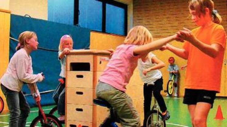 Wenn kein Lenkrad zum Festhalten da ist | SHZ