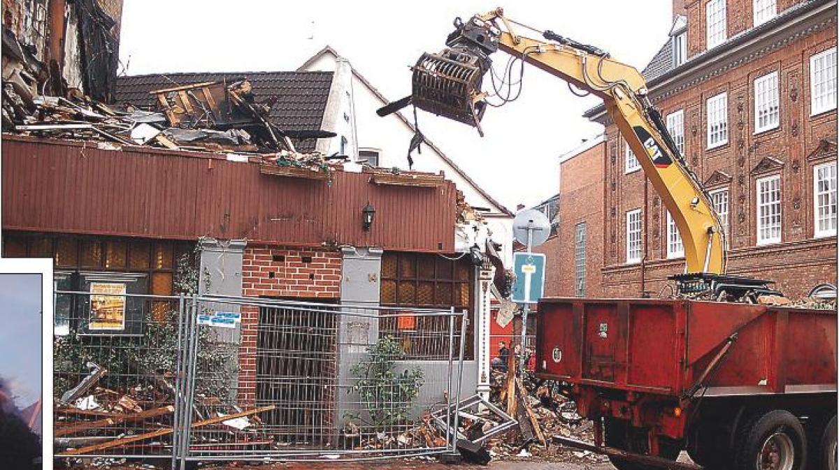 Brand-Ruine abgerissen