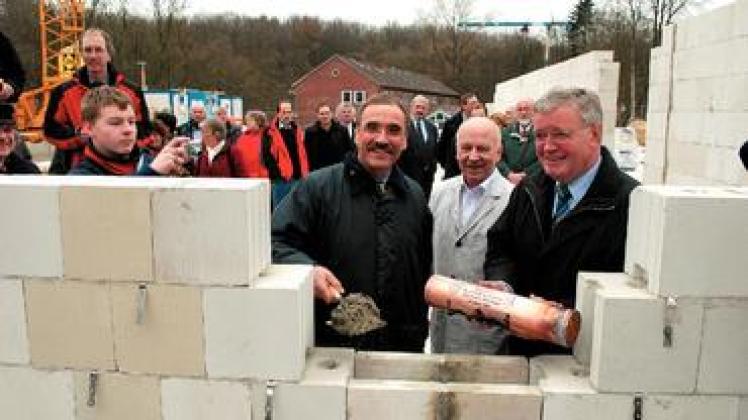 Grundstein gelegt - Vorfreude an Berufsschule