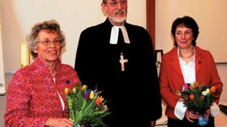 Ansgarkreuz für Elke Grimm und Angelika Strecker