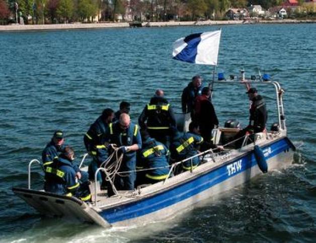 Helfen, retten, bergen: THW - Taucher proben den Ernstfall