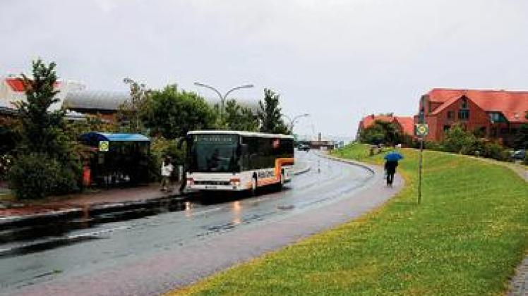 Haltebucht für Busse am Gewerbegebiet