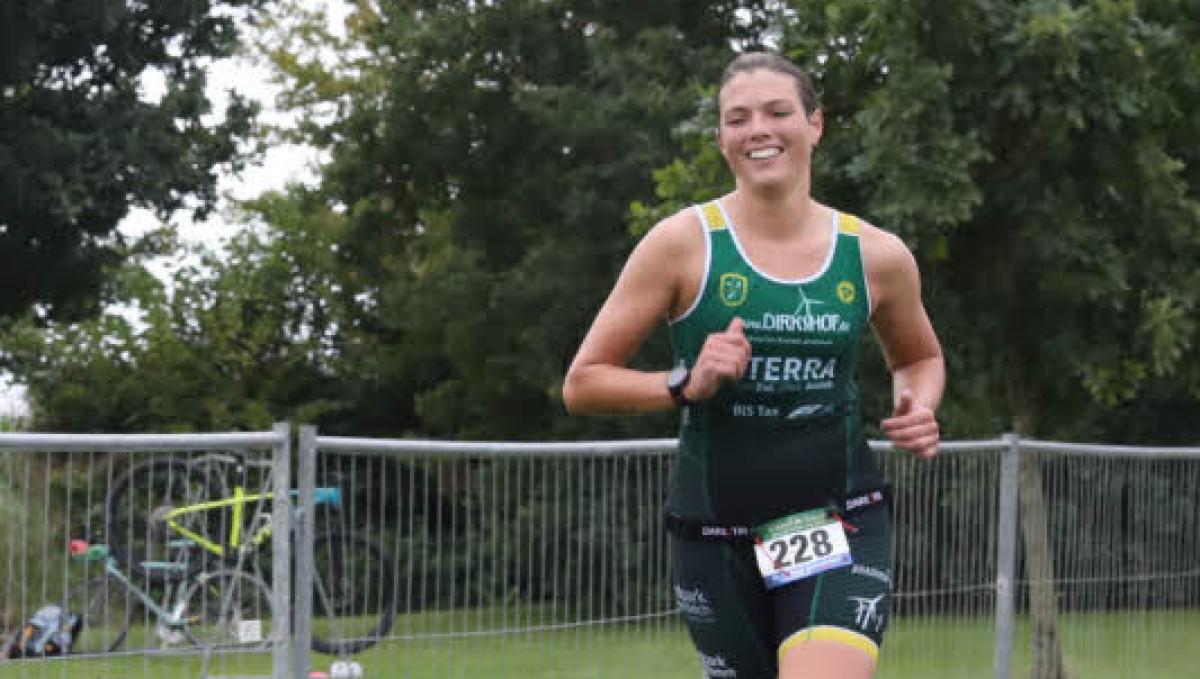 Anne Becker steckt das Sturz-Trauma weg und gewinnt den 14. Wande