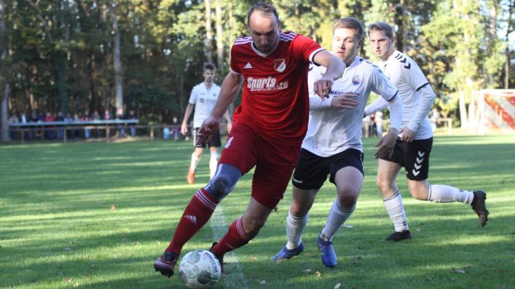 FC Reher/Puls gewinnt Derby gegen Heiligenstedten mit 3:2 | SHZ