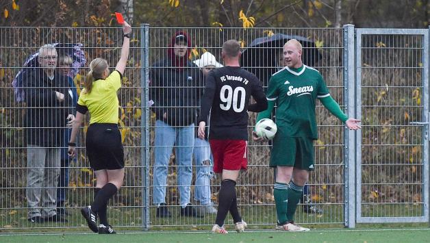 Platzverweis-Flut beim FC Torpedo Neumünster