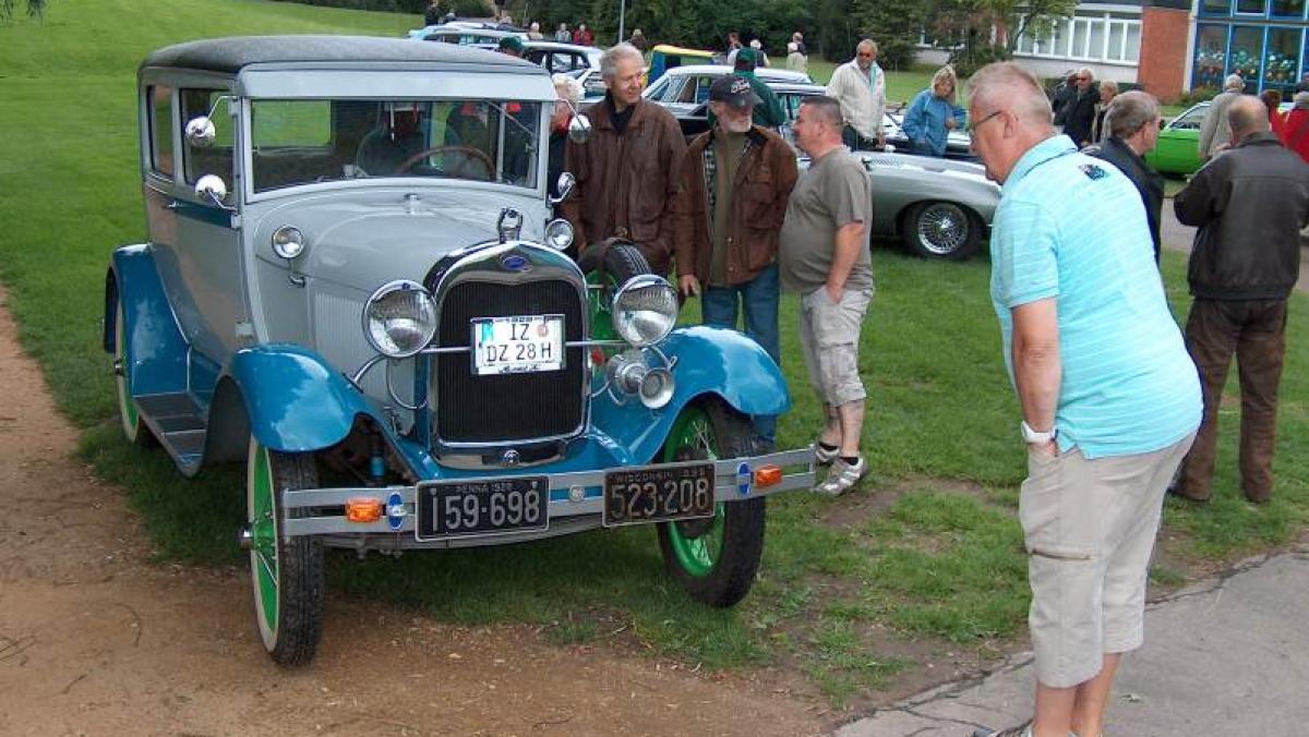 Krempe wieder für einen Tag das Mekka der Oldtimer-Freunde