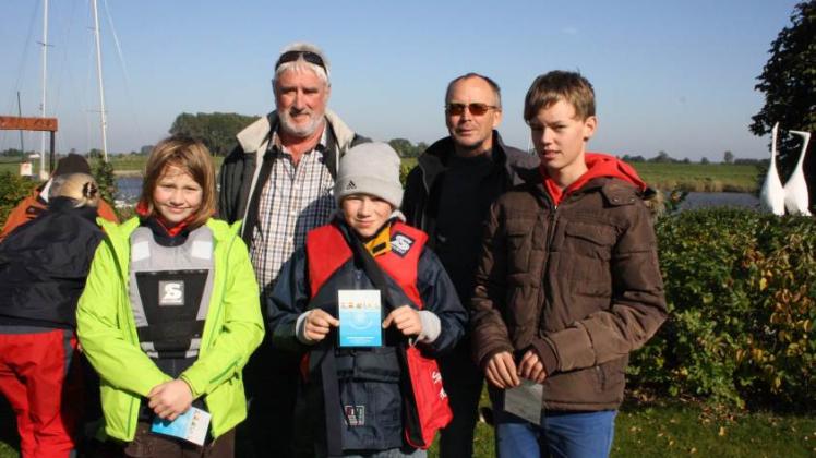 Stimmungsvolle Lampionfahrt auf der Stör