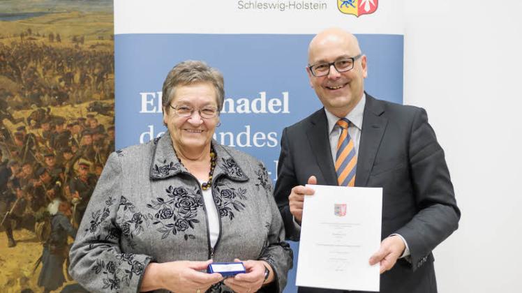 Landes-Ehrennadel für AWO-Gründerin Barbara Zink