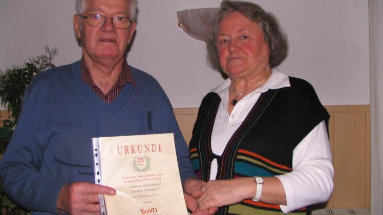 Ehrennadel verliehen