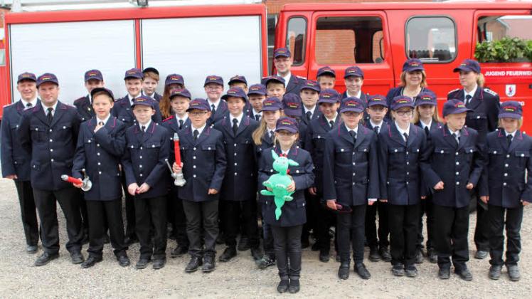 Zur Gründungsfeier gab’s ein Löschfahrzeug | SHZ