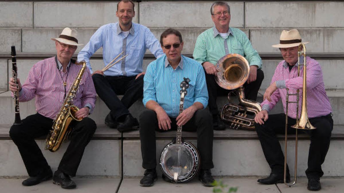 Stoker-Jazz-Band auf dem Weihnachtsmarkt