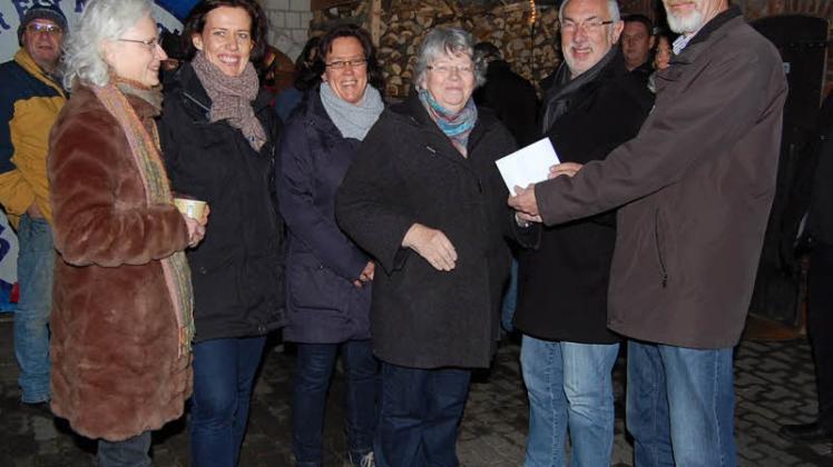 Weitere Spenden für Kellinghusener Wetterhahn