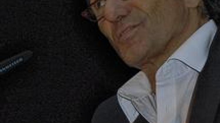 Rüdiger Wolff lockert mit Erich Kästner auf