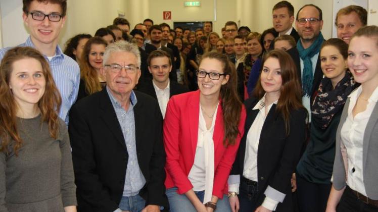 Schüler organisieren Berufsmesse