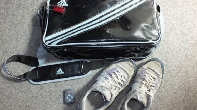 Polizei fragt: Wem gehören die Sportschuhe?