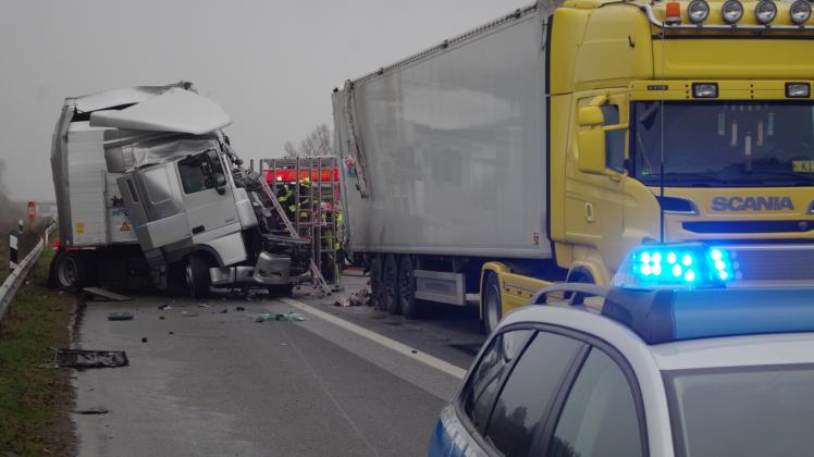 Tödlicher Unfall: A7 stundenlang gesperrt