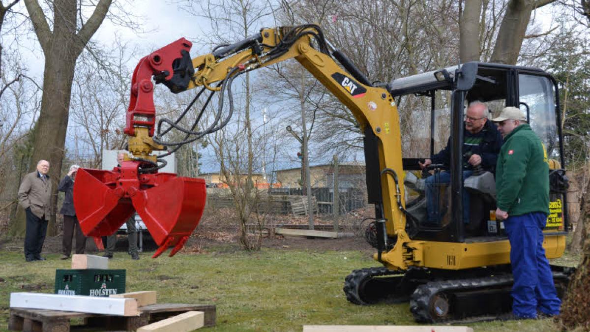 Mit dem Mini-Bagger in den Ruhestand | SHZ