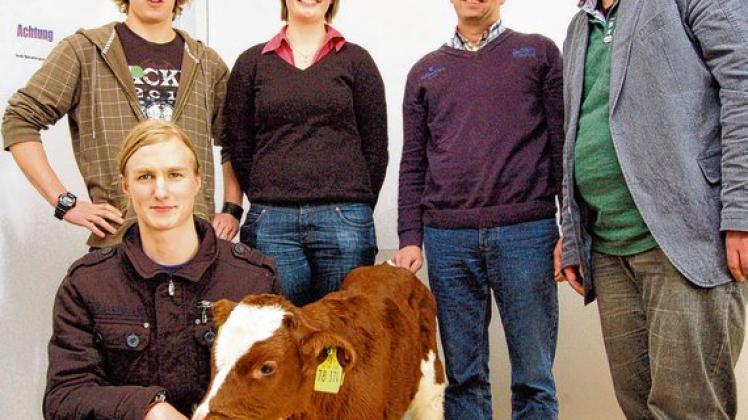 Jungbauern im Wettkampf - Sieger erhält Kälbchen